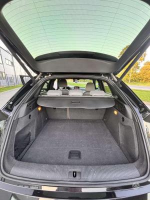 Black Audi Q3 2015 in Kaunas, with an engine capacity of 1.97 L and mileage of 252 thousand km for 11500 €, photo 9 on AUTOMOTO.COM.LV