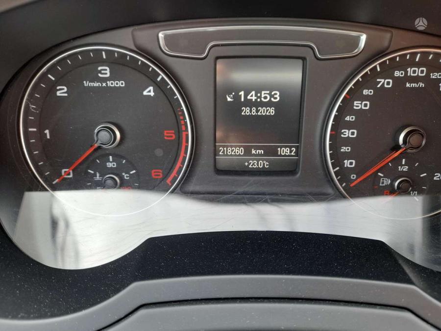 Black Audi Q3 2016 in Kaunas, with an engine capacity of 2.00 L and mileage of 218 thousand km for 11950 €, photo 23 on AUTOMOTO.COM.LV