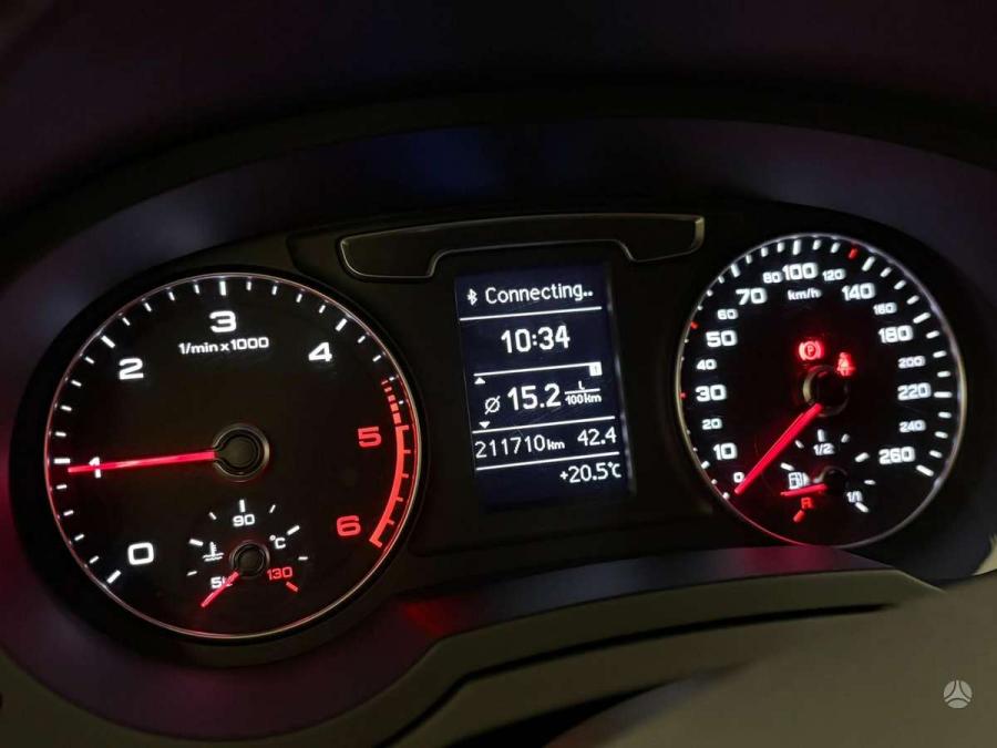 Black Audi Q3 2017 in Marijampole, with an engine capacity of 1.97 L and mileage of 212 thousand km for 11350 €, photo 4 on AUTOMOTO.COM.LV