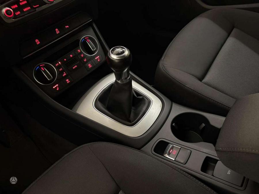 Black Audi Q3 2017 in Marijampole, with an engine capacity of 1.97 L and mileage of 212 thousand km for 11350 €, photo 15 on AUTOMOTO.COM.LV