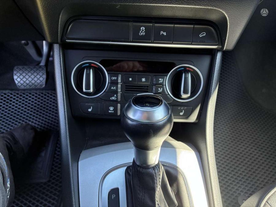 Black Audi Q3 2018 in Palanga, with an engine capacity of 1.98 L and mileage of 170 thousand km for 14300 €, photo 12 on AUTOMOTO.COM.LV