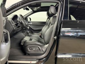 Black Audi Q3 2018 in Jurmala, with an engine capacity of 2.00 L and mileage of 186 thousand km for 16950 €, photo 16 on AUTOMOTO.COM.LV