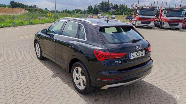Black Audi Q3 2019 in Taurage, with an engine capacity of 1.50 L and mileage of 216 thousand km for 15800 €, photo 6 on AUTOMOTO.COM.LV