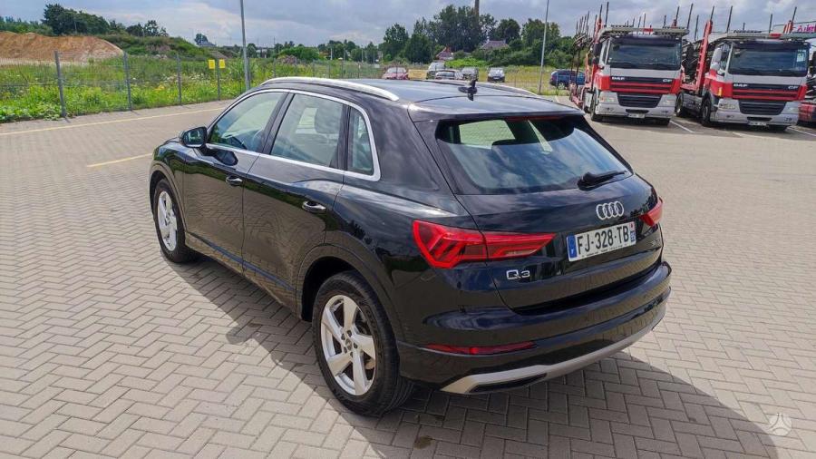 Black Audi Q3 2019 in Taurage, with an engine capacity of 1.50 L and mileage of 216 thousand km for 15800 €, photo 7 on AUTOMOTO.COM.LV