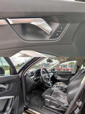 Black Audi Q3 2019 in Taurage, with an engine capacity of 1.50 L and mileage of 216 thousand km for 15800 €, photo 12 on AUTOMOTO.COM.LV