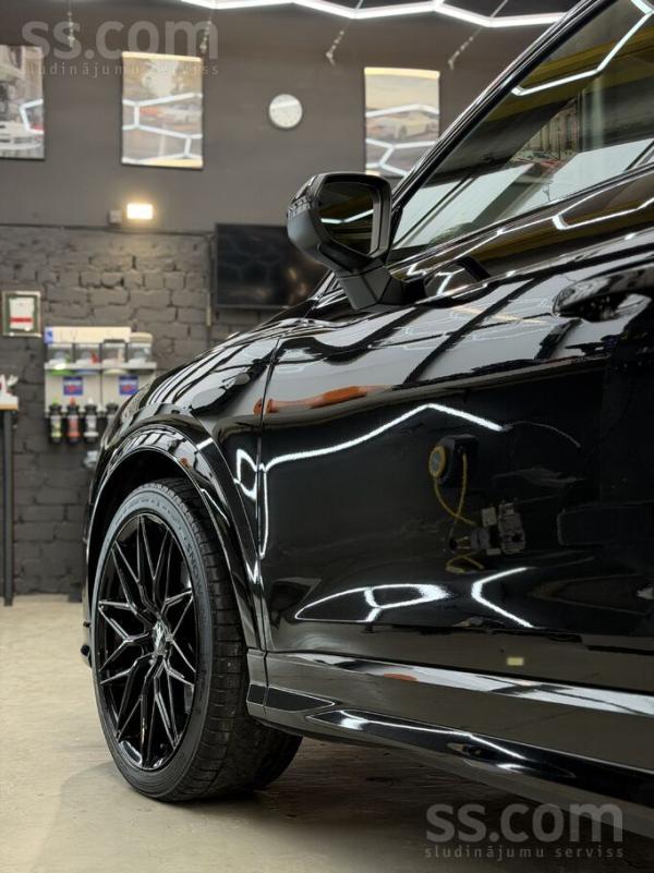 Audi Q3 2019 in Riga on AUTOMOTO.COM.LV Black Audi Q3 2019 in Riga, with an engine capacity of 2.00 L and mileage of 88 thousand km for 28100 €, photo 5 on AUTOMOTO.COM.LV