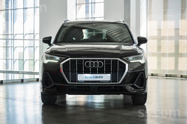 Black Audi Q3 2020 in Riga, with an engine capacity of 1.50 L and mileage of 121 thousand km for 22990 €, photo 2 on AUTOMOTO.COM.LV