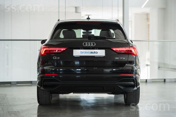 Black Audi Q3 2020 in Riga, with an engine capacity of 1.50 L and mileage of 121 thousand km for 22990 €, photo 5 on AUTOMOTO.COM.LV