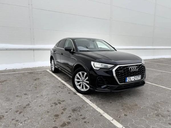 Black Audi Q3 2020 in Riga, with an engine capacity of 2.00 L and mileage of 69 thousand km for 22900 €, photo 2 on AUTOMOTO.COM.LV