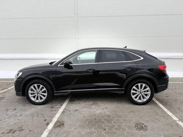 Black Audi Q3 2020 in Riga, with an engine capacity of 2.00 L and mileage of 69 thousand km for 22900 €, photo 4 on AUTOMOTO.COM.LV