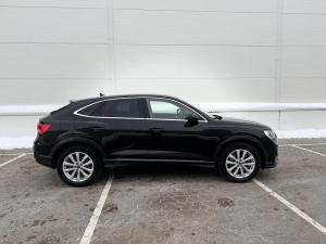Black Audi Q3 2020 in Riga, with an engine capacity of 2.00 L and mileage of 69 thousand km for 22900 €, photo 6 on AUTOMOTO.COM.LV