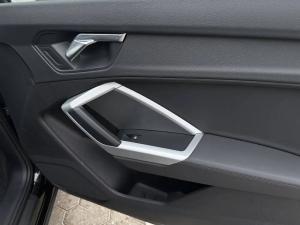 Black Audi Q3 2020 in Riga, with an engine capacity of 2.00 L and mileage of 69 thousand km for 22900 €, photo 15 on AUTOMOTO.COM.LV