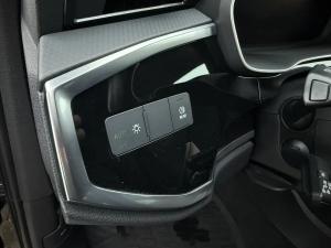 Black Audi Q3 2020 in Riga, with an engine capacity of 2.00 L and mileage of 69 thousand km for 22900 €, photo 19 on AUTOMOTO.COM.LV