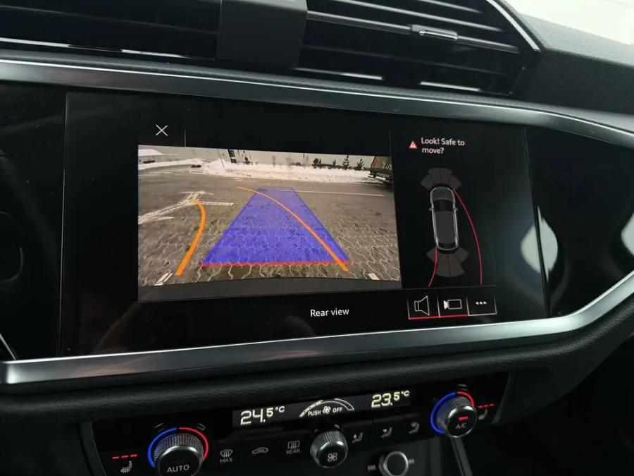Black Audi Q3 2020 in Riga, with an engine capacity of 2.00 L and mileage of 69 thousand km for 22900 €, photo 23 on AUTOMOTO.COM.LV
