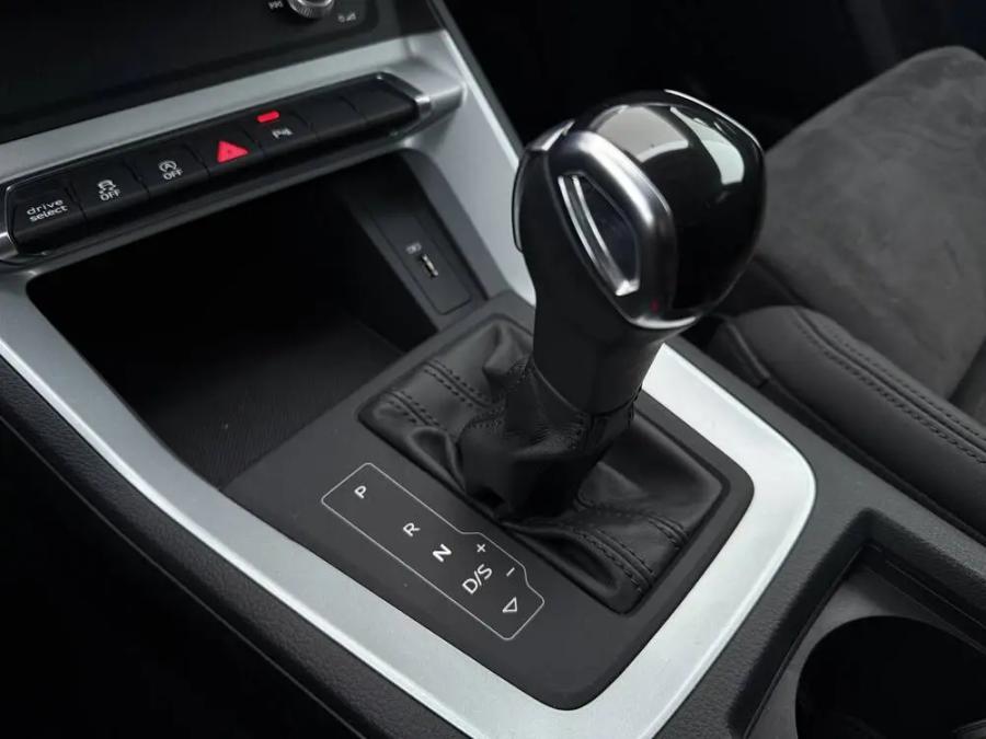 Black Audi Q3 2020 in Riga, with an engine capacity of 2.00 L and mileage of 69 thousand km for 22900 €, photo 25 on AUTOMOTO.COM.LV