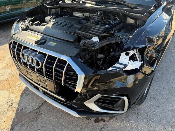 Black Audi Q3 2020 in Kaunas, with an engine capacity of 1.97 L and mileage of 61 thousand km for 14400 €, photo 9 on AUTOMOTO.COM.LV