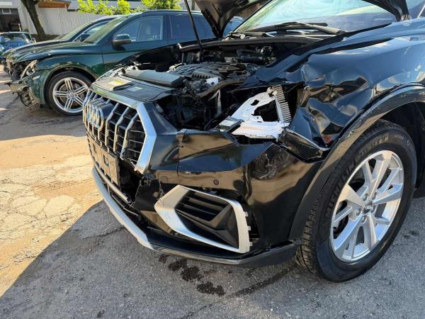 Black Audi Q3 2020 in Kaunas, with an engine capacity of 1.97 L and mileage of 61 thousand km for 14400 €, photo 10 on AUTOMOTO.COM.LV
