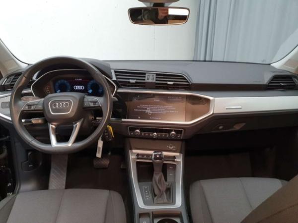 Melns Audi Q3 2021 Kauņa, ar dzinēja tilpumu 1.50 L un nobraukumu 50 tūkst. km par 32587 €, foto 5 vietnē AUTOMOTO.COM.LV