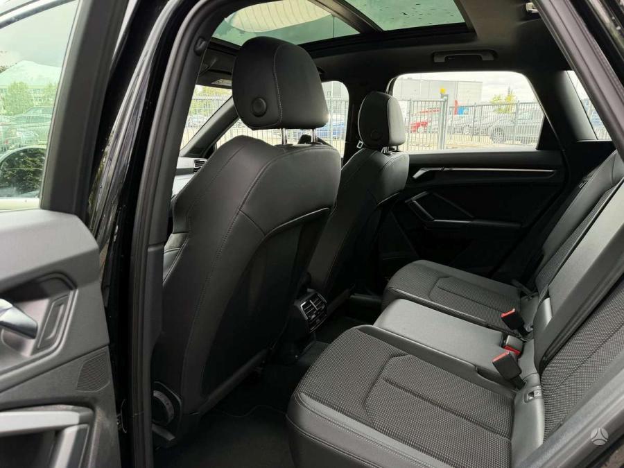 Melns Audi Q3 2021 Kauņa, ar dzinēja tilpumu 1.40 L un nobraukumu 185 tūkst. km par 21900 €, foto 21 vietnē AUTOMOTO.COM.LV