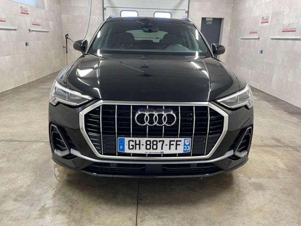 Melns Audi Q3 2022 Marijampole, ar dzinēja tilpumu 1.50 L un nobraukumu 99 tūkst. km par 27225 €, foto 2 vietnē AUTOMOTO.COM.LV