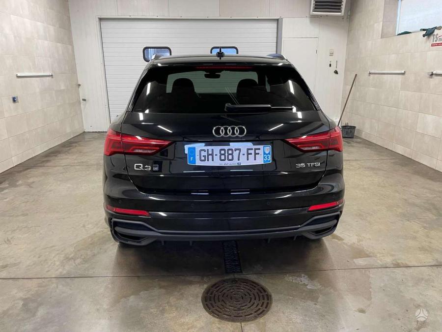 Black Audi Q3 2022 in Marijampole, with an engine capacity of 1.50 L and mileage of 99 thousand km for 27225 €, photo 6 on AUTOMOTO.COM.LV