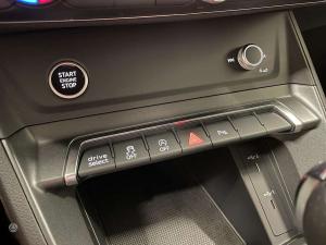 Black Audi Q3 2022 in Marijampole, with an engine capacity of 1.50 L and mileage of 99 thousand km for 27225 €, photo 9 on AUTOMOTO.COM.LV
