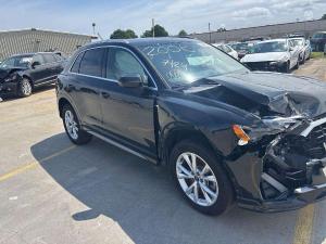 Black Audi Q3 2022 in Vilnius, with an engine capacity of 1.98 L and mileage of 80 thousand km for 9500 €, photo 4 on AUTOMOTO.COM.LV
