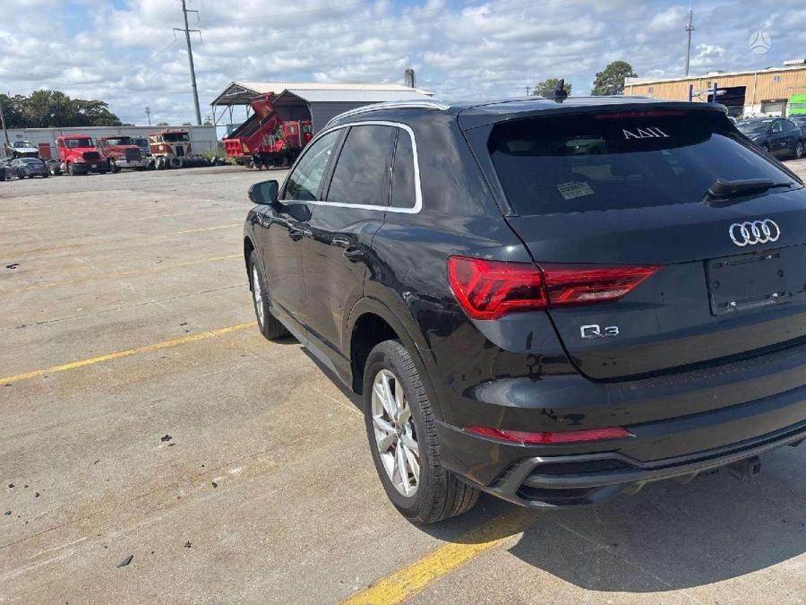Black Audi Q3 2022 in Vilnius, with an engine capacity of 1.98 L and mileage of 80 thousand km for 9500 €, photo 11 on AUTOMOTO.COM.LV