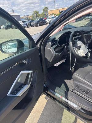 Black Audi Q3 2022 in Vilnius, with an engine capacity of 1.98 L and mileage of 80 thousand km for 9500 €, photo 14 on AUTOMOTO.COM.LV