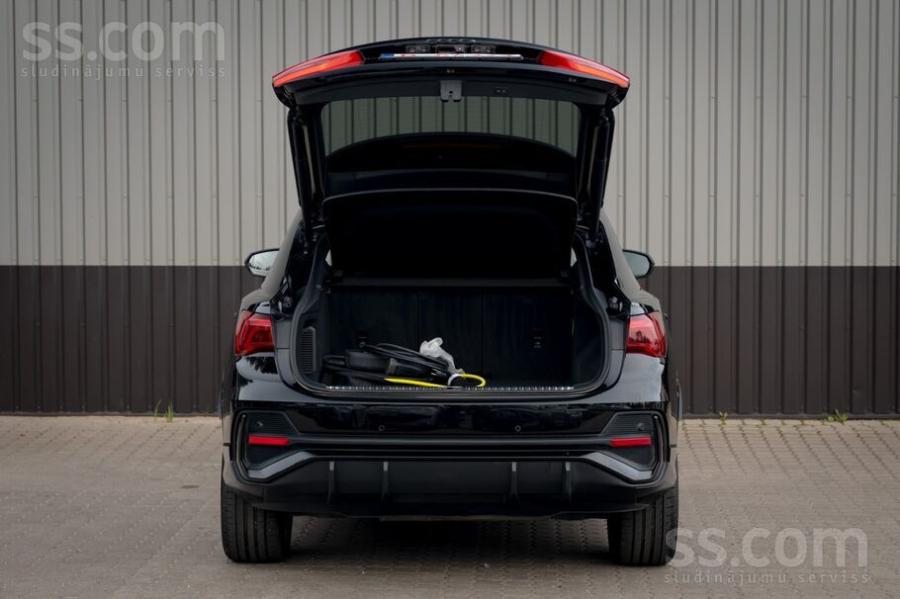 Black Audi Q3 2022 in Talsi, with an engine capacity of 1.40 L and mileage of 184 thousand km for 25990 €, photo 7 on AUTOMOTO.COM.LV