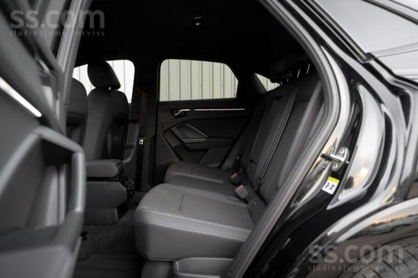 Audi Q3 2022 in Talsi on AUTOMOTO.COM.LV Black Audi Q3 2022 in Talsi, with an engine capacity of 1.40 L and mileage of 184 thousand km for 25990 €, photo 11 on AUTOMOTO.COM.LV