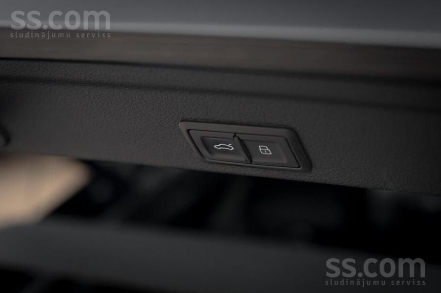 Black Audi Q3 2022 in Talsi, with an engine capacity of 1.40 L and mileage of 184 thousand km for 25990 €, photo 14 on AUTOMOTO.COM.LV