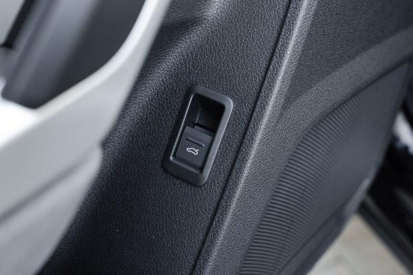 Black Audi Q3 2022 in Marupe, with an engine capacity of 2.00 L and mileage of 122 thousand km for 28700 €, photo 9 on AUTOMOTO.COM.LV