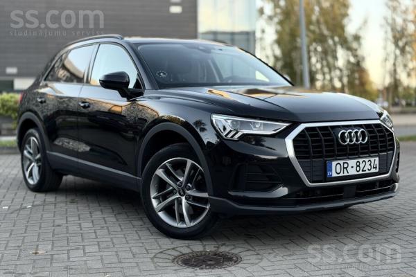 Black Audi Q3 2022 in Jelgava, with an engine capacity of 1.40 L and mileage of 195 thousand km for 19499 €, photo 4 on AUTOMOTO.COM.LV