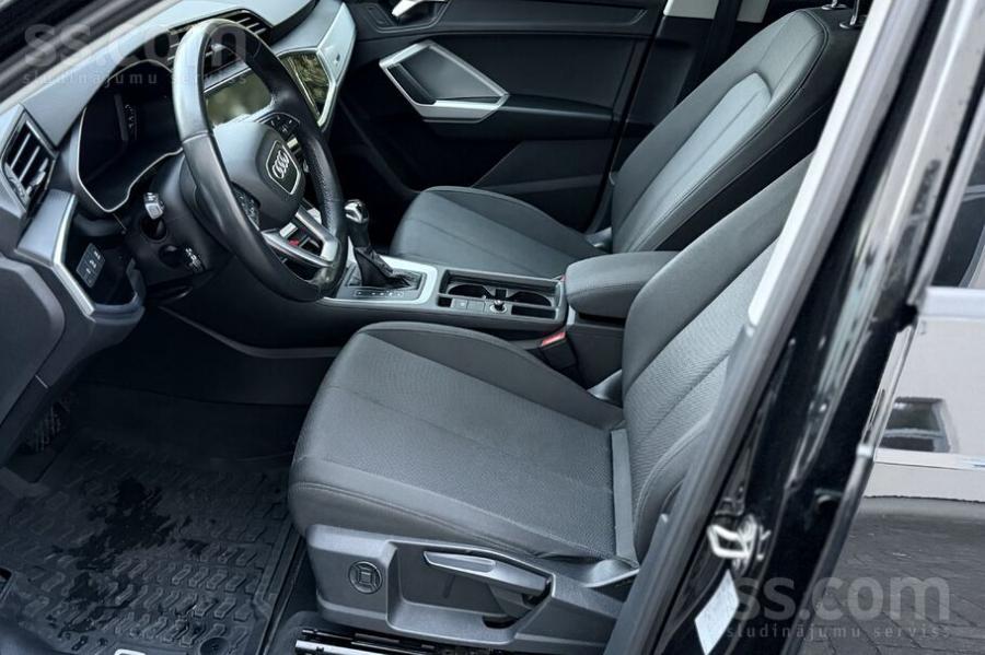 Black Audi Q3 2022 in Jelgava, with an engine capacity of 1.40 L and mileage of 195 thousand km for 19499 €, photo 10 on AUTOMOTO.COM.LV