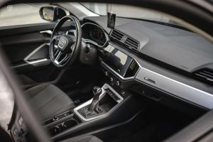 Black Audi Q3 2023 in Kaunas, with an engine capacity of 1.50 L and mileage of 59 thousand km for 26990 €, photo 10 on AUTOMOTO.COM.LV