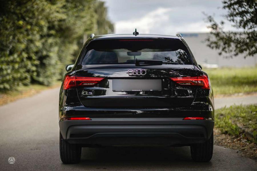 Black Audi Q3 2023 in Kaunas, with an engine capacity of 1.50 L and mileage of 59 thousand km for 26990 €, photo 25 on AUTOMOTO.COM.LV