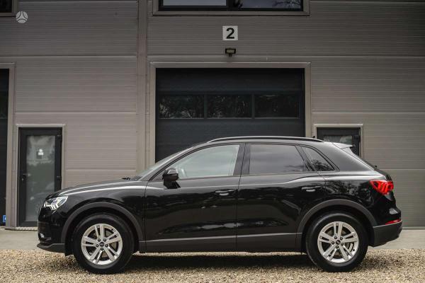 Black Audi Q3 2023 in Kaunas, with an engine capacity of 1.50 L and mileage of 59 thousand km for 26990 €, photo 6 on AUTOMOTO.COM.LV