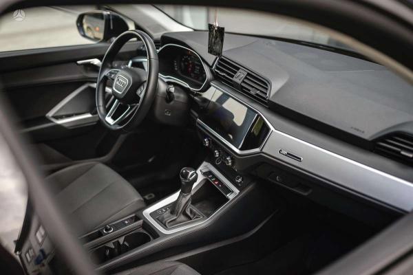 Black Audi Q3 2023 in Kaunas, with an engine capacity of 1.50 L and mileage of 59 thousand km for 26990 €, photo 9 on AUTOMOTO.COM.LV