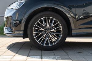 Melns Audi Q3 2023 Viļņa, ar dzinēja tilpumu 1.50 L un nobraukumu 25 tūkst. km par 34950 €, foto 4 vietnē AUTOMOTO.COM.LV