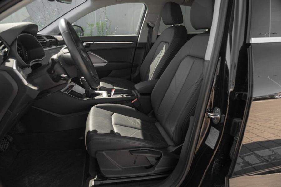 Melns Audi Q3 2023 Viļņa, ar dzinēja tilpumu 1.50 L un nobraukumu 25 tūkst. km par 34950 €, foto 9 vietnē AUTOMOTO.COM.LV