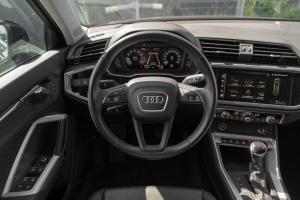 Melns Audi Q3 2023 Viļņa, ar dzinēja tilpumu 1.50 L un nobraukumu 25 tūkst. km par 34950 €, foto 13 vietnē AUTOMOTO.COM.LV