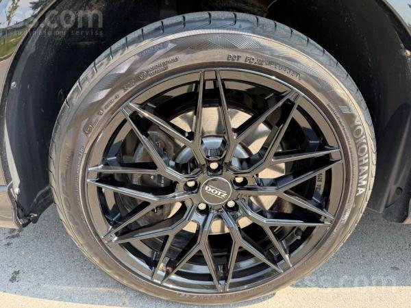 Black Audi Q3 2019 in Riga, with an engine capacity of 2.00 L and mileage of 102 thousand km for 23990 €, photo 6 on AUTOMOTO.COM.LV