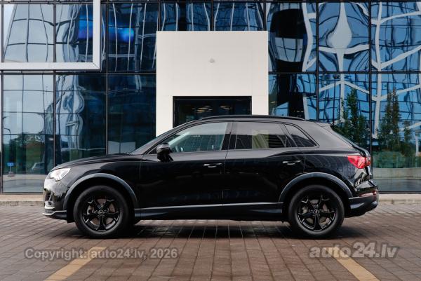 Audi Q3 2025 in Tallinn on AUTOMOTO.COM.LV Black Audi Q3 2025 in Tallinn, with an engine capacity of 2.00 L and mileage of 8 thousand km for 40900 €, photo 4 on AUTOMOTO.COM.LV