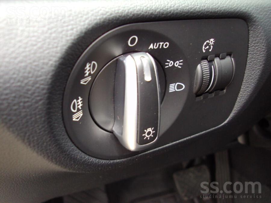 Blue Audi Q3 2014 in Riga, with an engine capacity of 2.00 L and mileage of 225 thousand km for 11700 €, photo 16 on AUTOMOTO.COM.LV