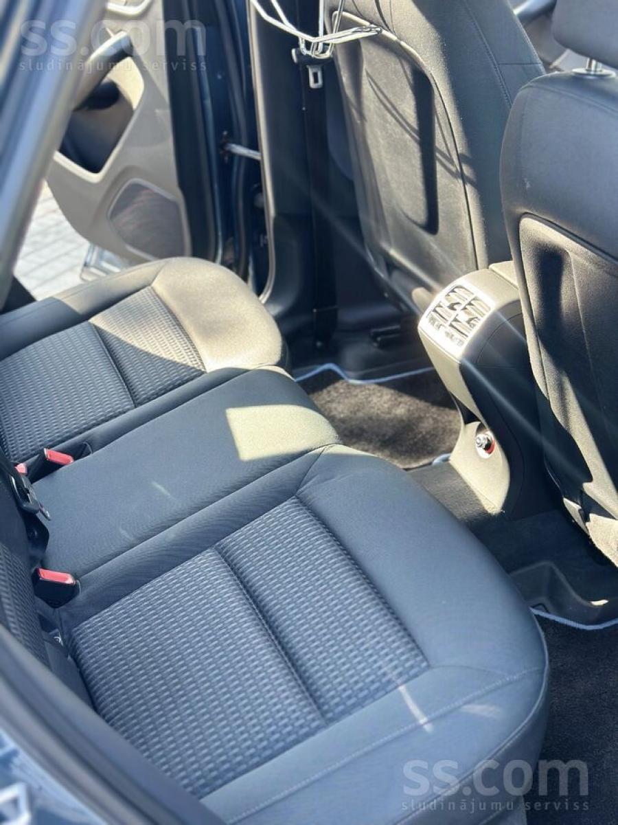 Blue Audi Q3 2017 in Riga, with an engine capacity of 2.00 L and mileage of 242 thousand km for 16750 €, photo 15 on AUTOMOTO.COM.LV