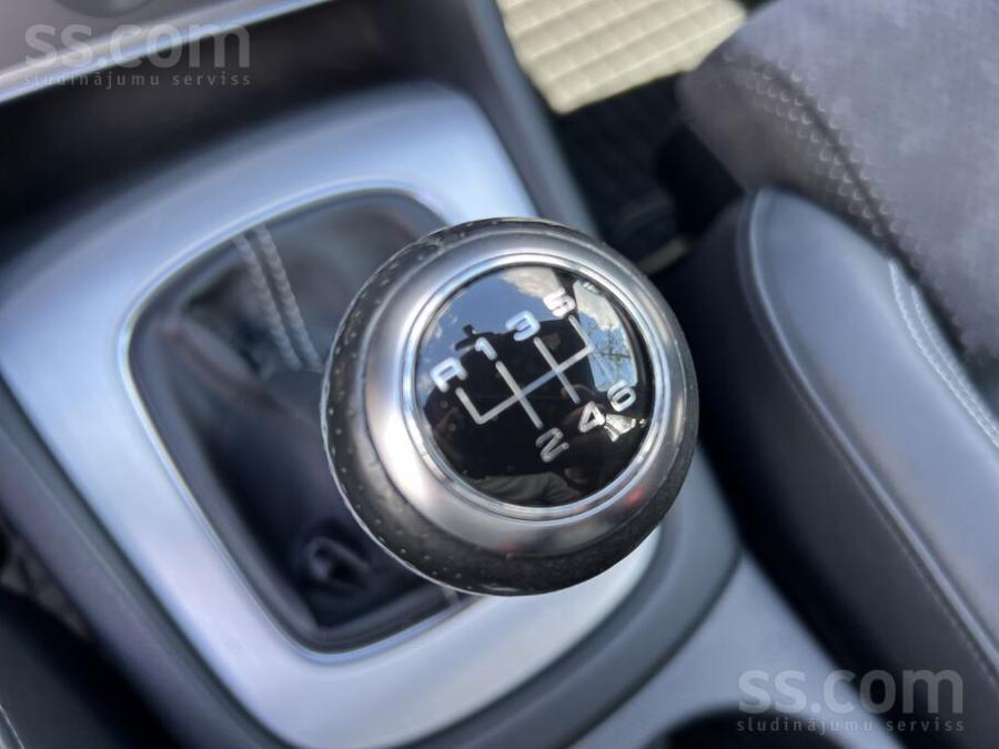 Zils Audi Q3 2017 Cēsis, ar dzinēja tilpumu 2.00 L un nobraukumu 319 tūkst. km par 13500 €, foto 24 vietnē AUTOMOTO.COM.LV