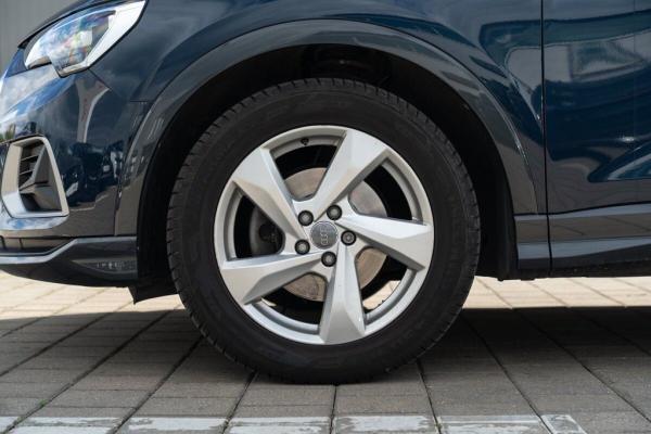 Blue Audi Q3 2019 in Vilnius, with an engine capacity of 1.50 L and mileage of 99 thousand km for 21500 €, photo 5 on AUTOMOTO.COM.LV