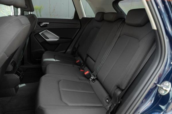 Blue Audi Q3 2019 in Vilnius, with an engine capacity of 1.50 L and mileage of 99 thousand km for 21500 €, photo 10 on AUTOMOTO.COM.LV