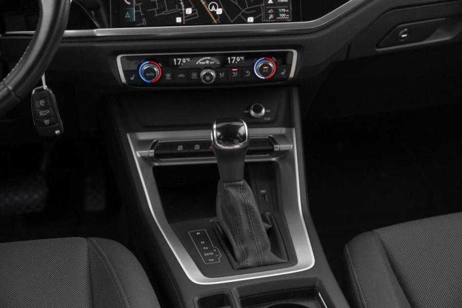 Blue Audi Q3 2019 in Vilnius, with an engine capacity of 1.50 L and mileage of 99 thousand km for 21500 €, photo 19 on AUTOMOTO.COM.LV